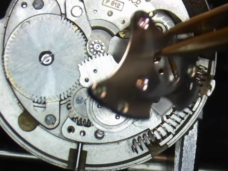 How do Automatic Watches Work | Watch Repair Tutorials